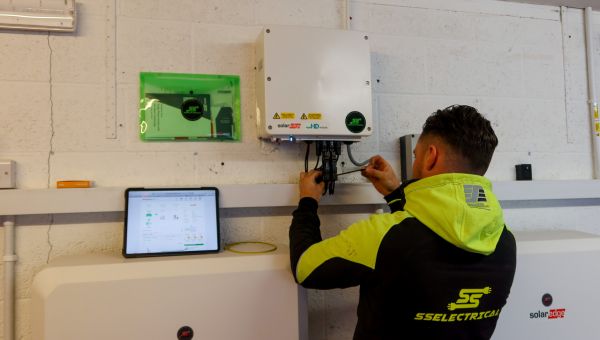 Domestic & Commercial Electricians in Newark-on-Trent | S S Electrical